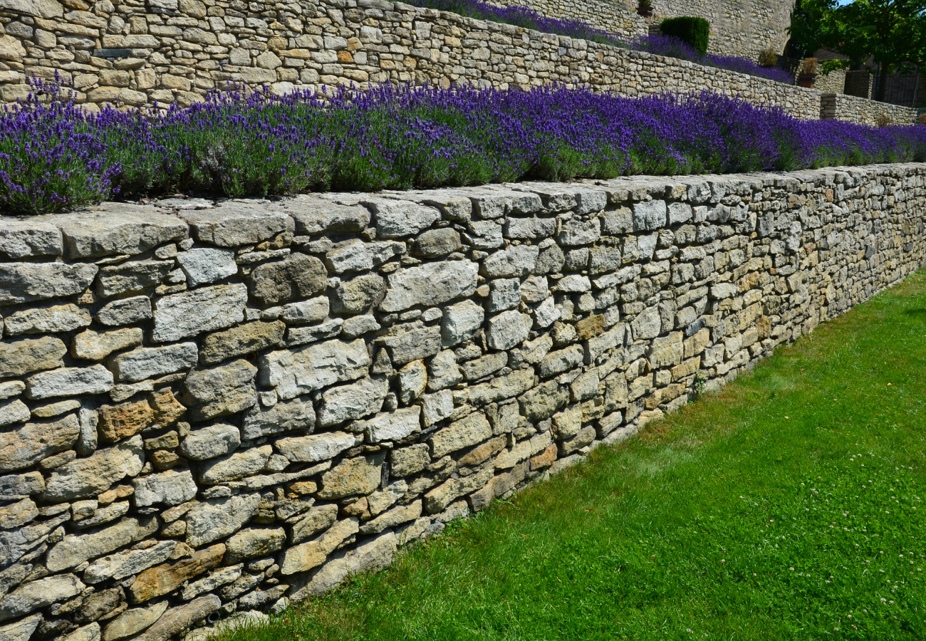 Retaining Walls – TITLE ROOFING